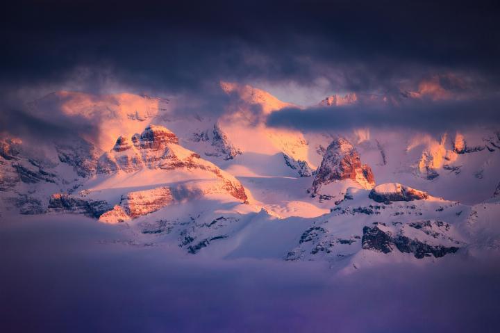 Sonnenuntergangsstimmung am Blümlisalpmassiv, fotografiert von Simon Schuhmacher