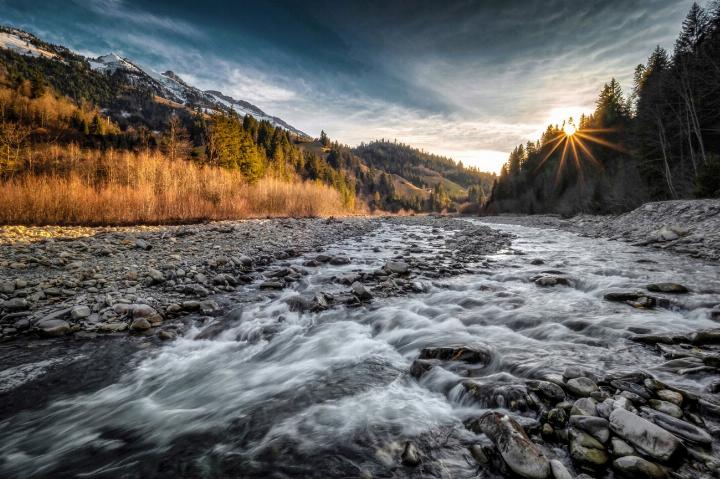 Abendstimmung an der Engstligen fotografiert von Simon Schuhmacher