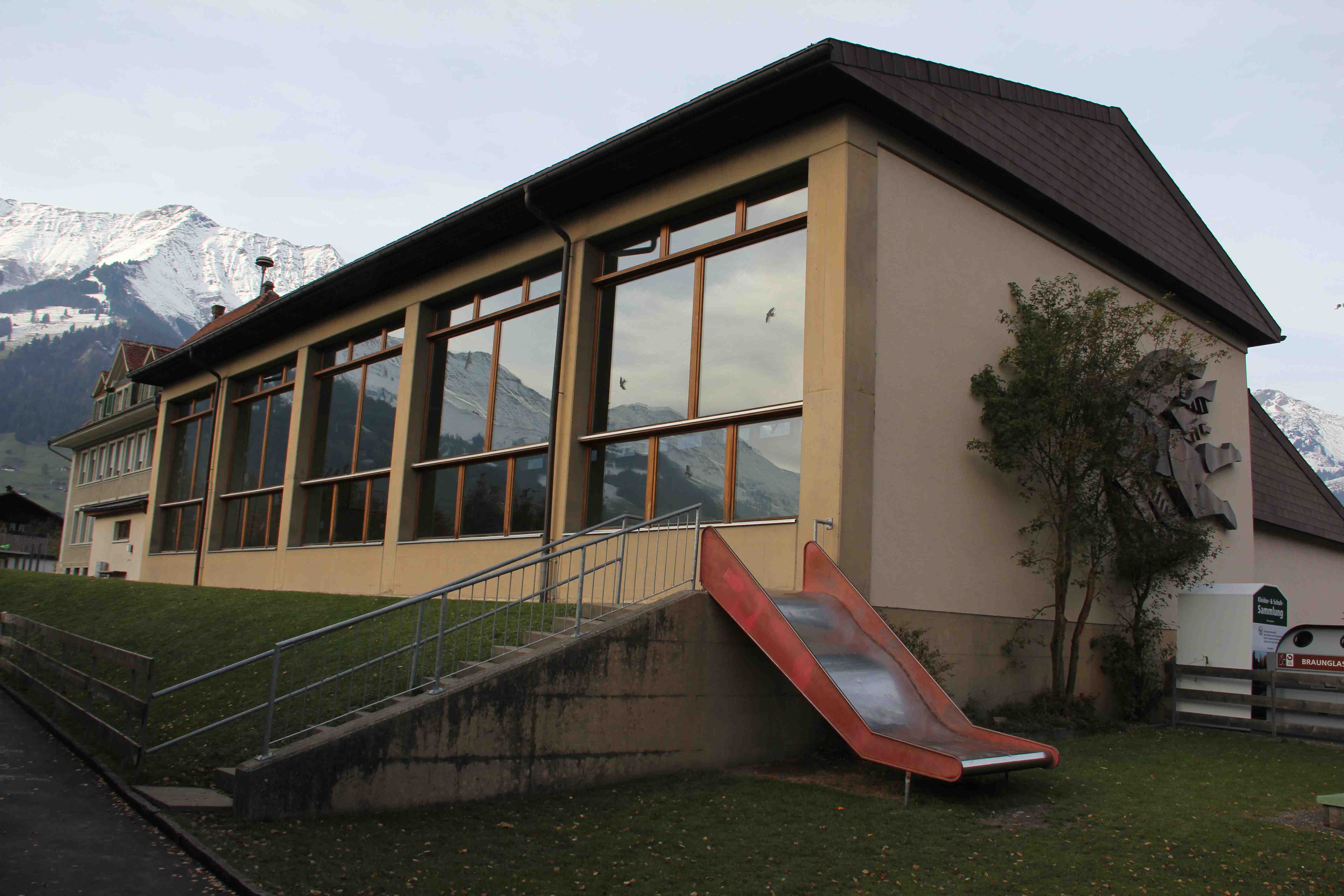 Die unendliche Schulhaus-Geschichte